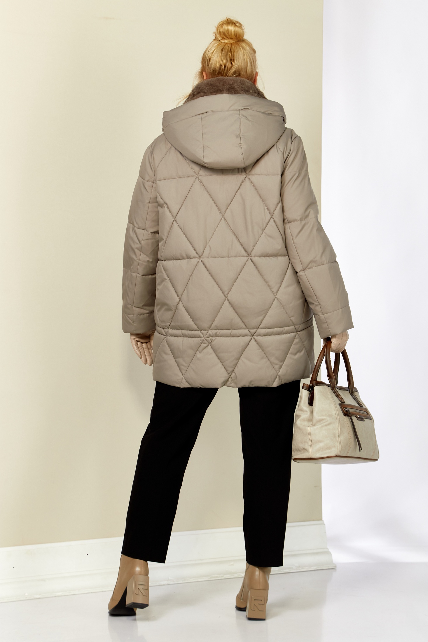 Куртка 2207 бежево-серый Shetti купить - 5% скидка | в наличии